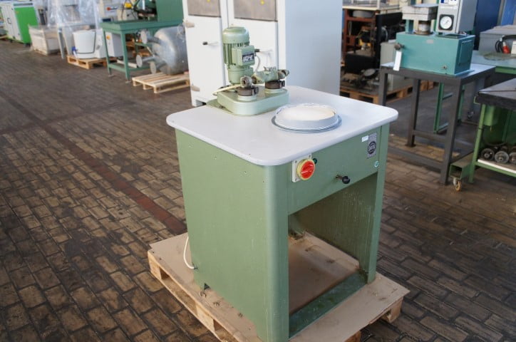 Dama Optic optical polishing machine (1) - Industriële Veiling Eindhoven