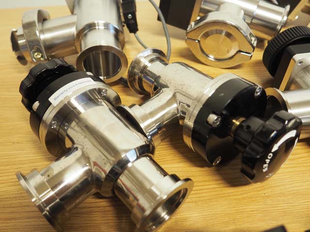 Diverse Vacuum kleppen & aflsuiters (3) - Industriële Veiling Eindhoven