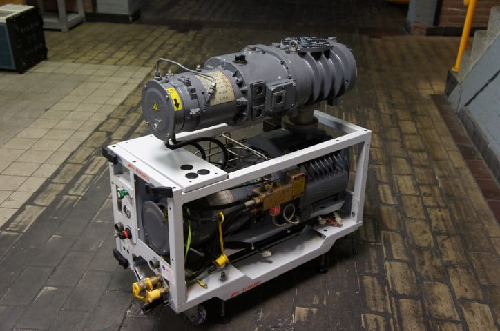 Edwards EH500A + QMB 80 booster pompsysteem (4) - Industriële Veiling ...