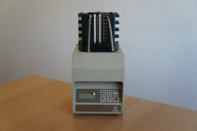 Gilson MiniPuls 3 Peristaltic pump - Industriële Veiling Eindhoven