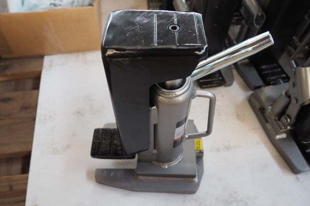 JET Hydraulic Toe jack 2 ton - Industriële Veiling Eindhoven