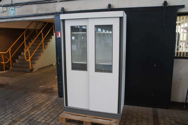 Laboratory Sliding door cabinet - Industriële Veiling Eindhoven