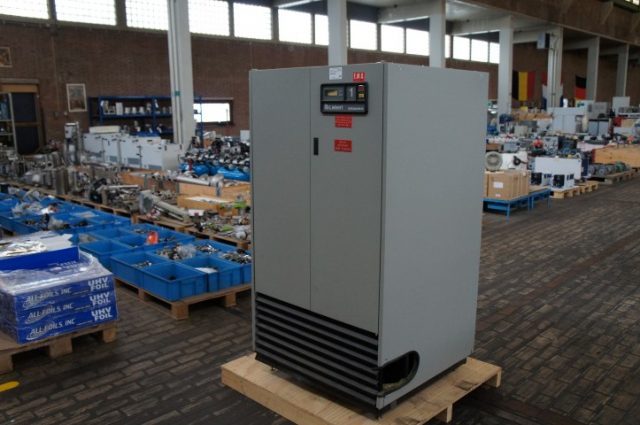 Liebert Dig-Wave Magnetic Synthesizer - Industriële Veiling Eindhoven