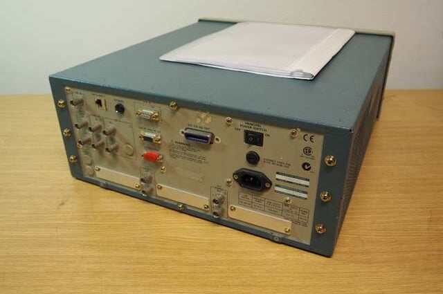 Tektronix AWG420 Wave form generator - Industriële Veiling Eindhoven