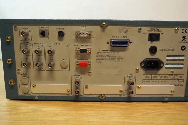 Tektronix AWG420 Wave form generator - Industriële Veiling Eindhoven